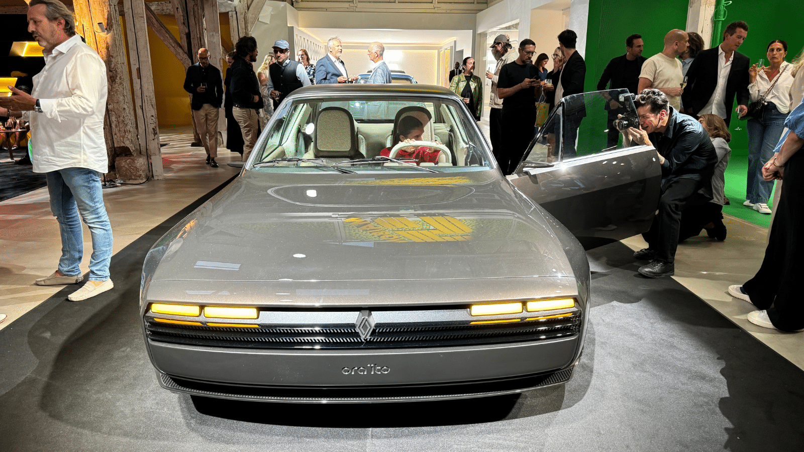 Vidéo - Renault R17 Concept, le coupé réinventé avec un moteur électrique