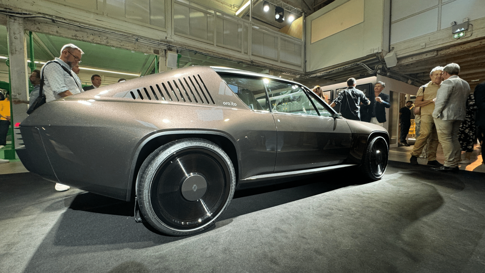 Vidéo - Renault R17 Concept, le coupé réinventé avec un moteur électrique