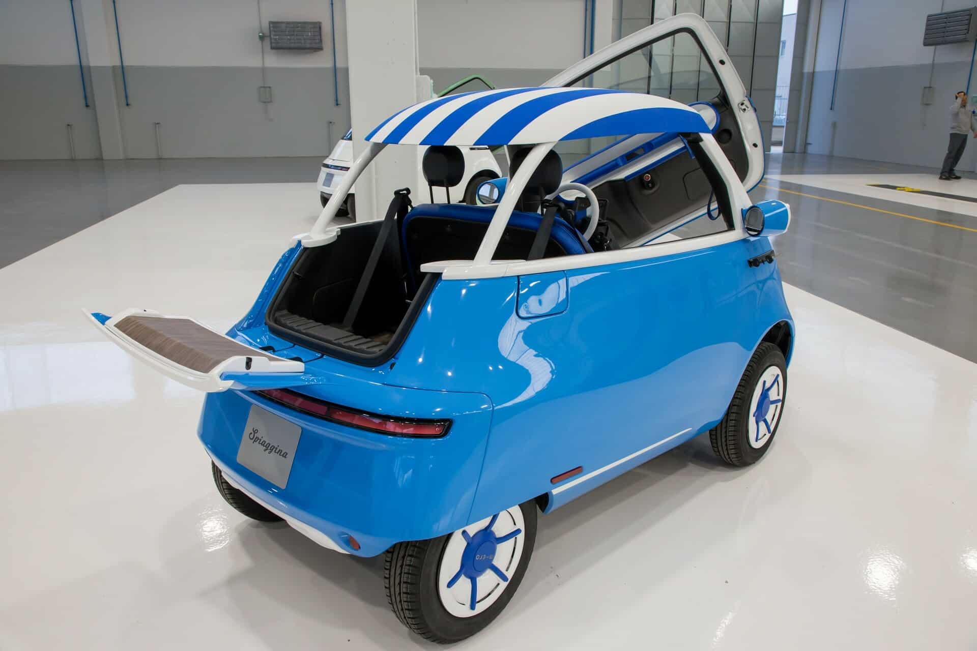 Mondial de l'Auto 2024 - Microlino Spiaggina : un mini cabriolet électrique craquant mais au ...