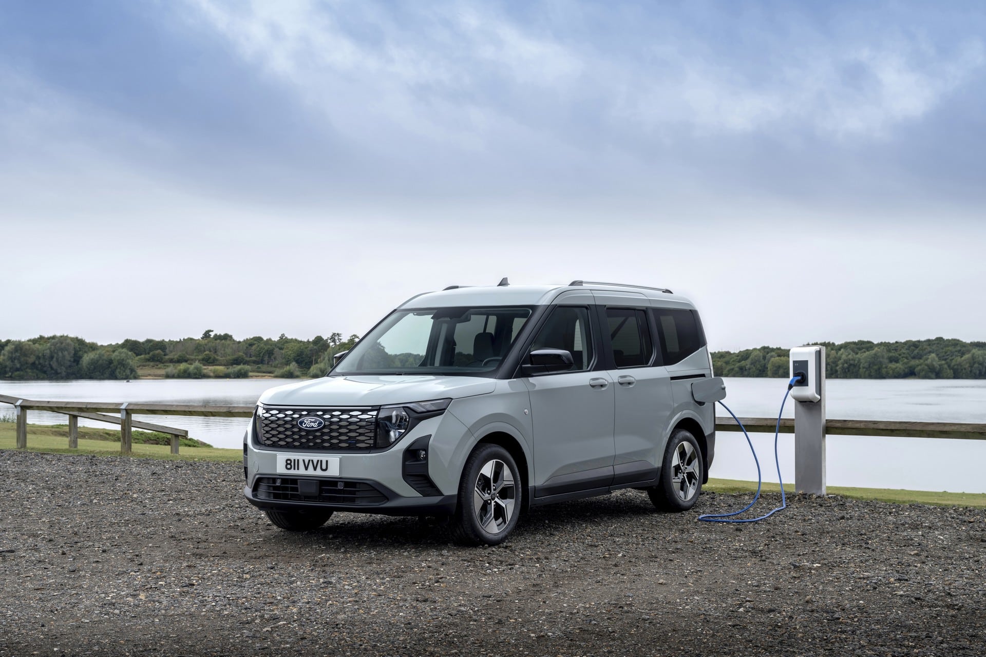 Ford E-Tourneo Courier : un modèle électrique pratique mais avec peu d ...