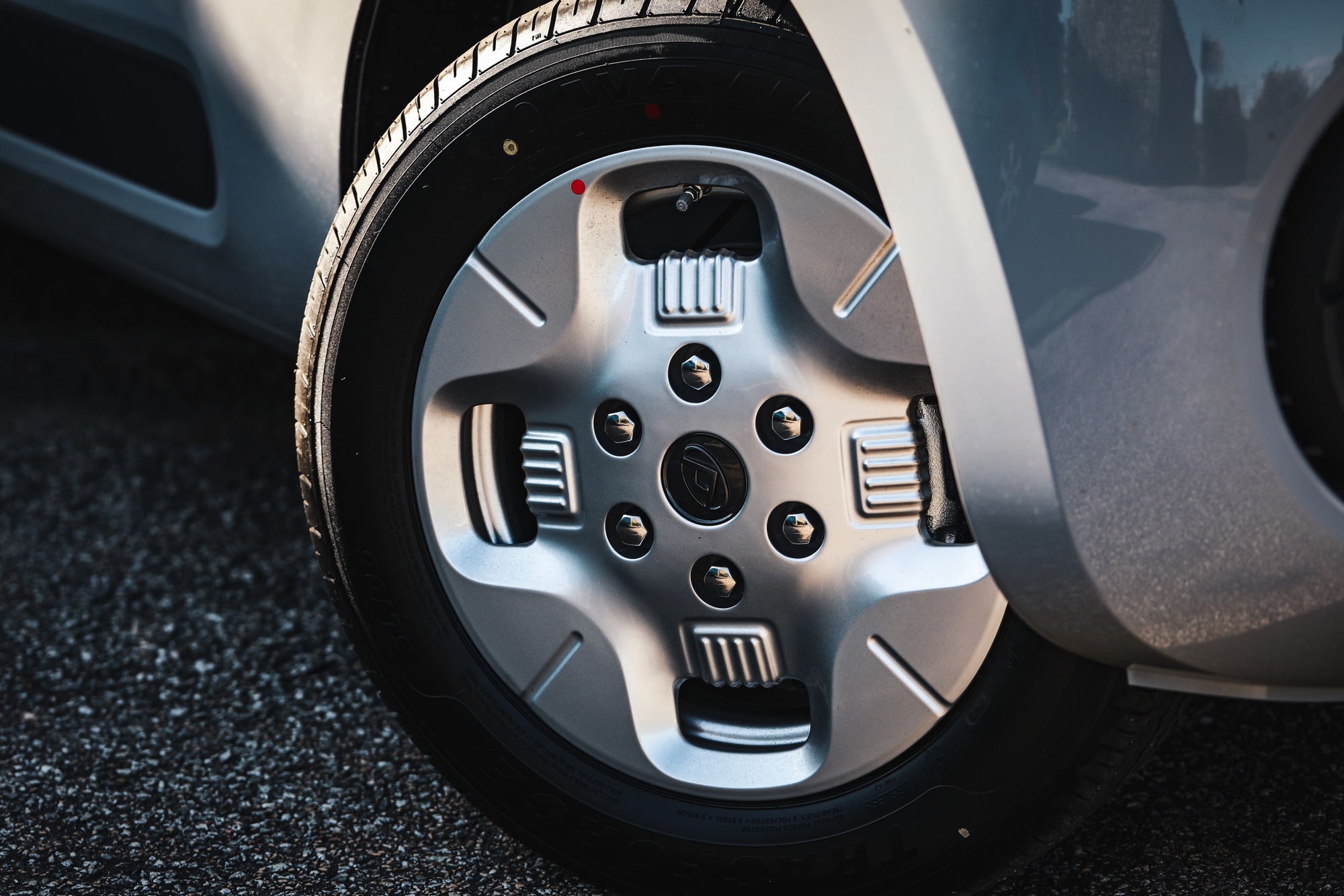 Maxus eDeliver5 : ESSAI du fourgon électrique et accessible