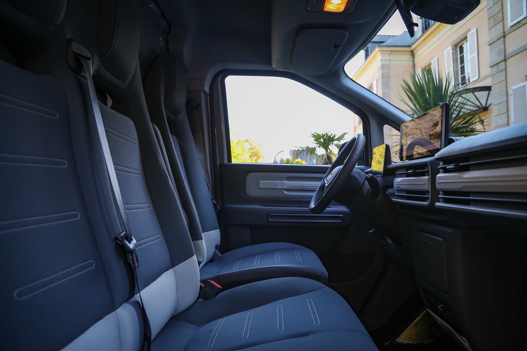 Maxus eDeliver5 : ESSAI du fourgon électrique et accessible