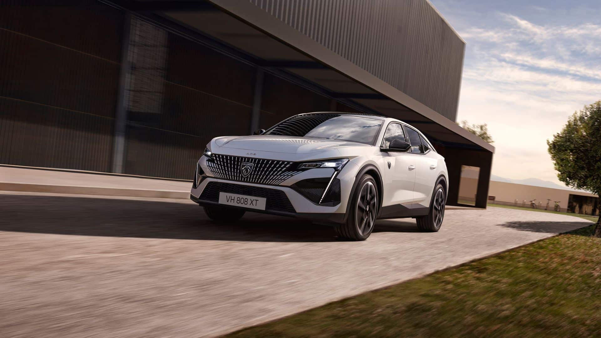 Peugeot e-408 : batterie, autonomie, recharge, performances, prix