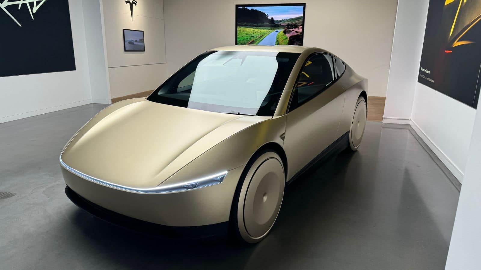 Tesla Cybercab : nous avons découvert le taxi autonome d'Elon Musk en ...