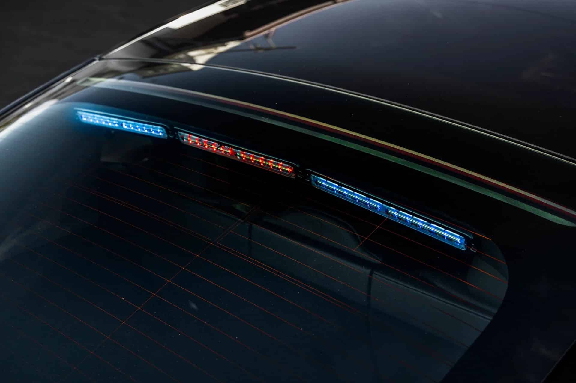 La surpuissante Tesla Model S Plaid devient une voiture électrique de ...