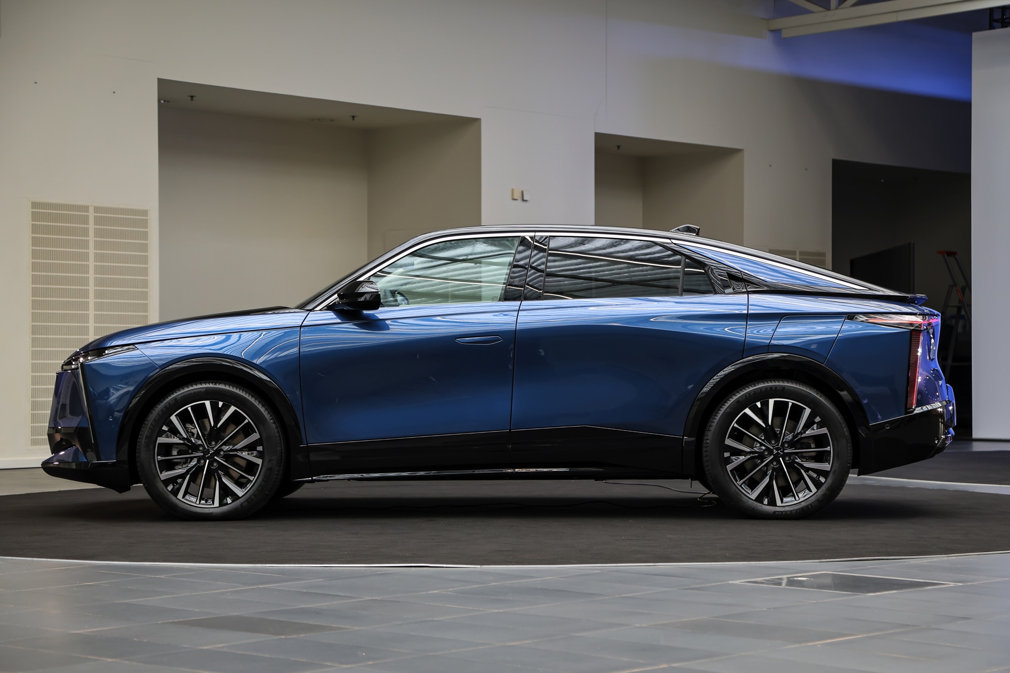 DS N°8 : notre découverte en images du SUV coupé électrique