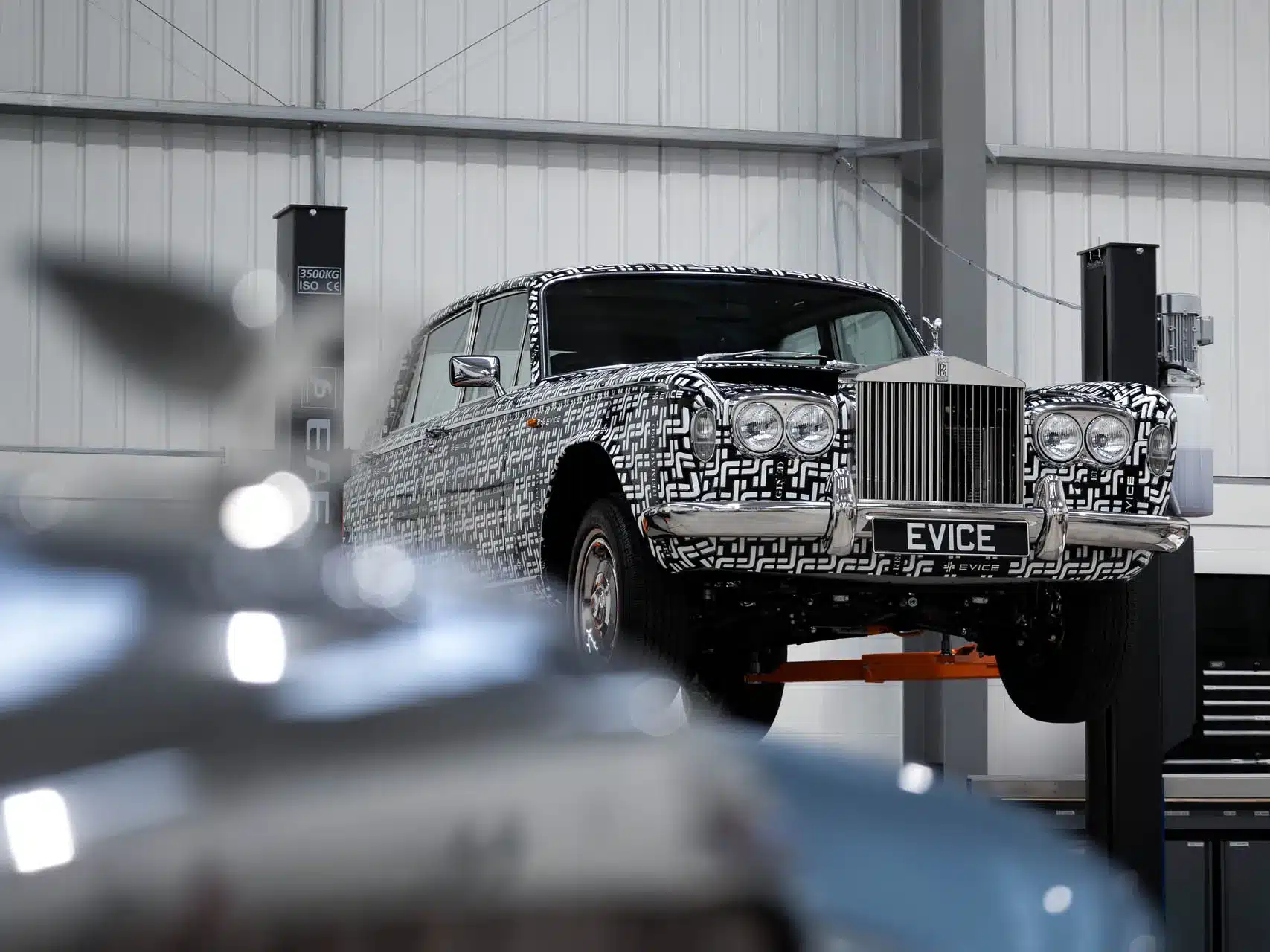 Rétrofit : cette entreprise électrifie des Rolls-Royce mythiques et ne ...