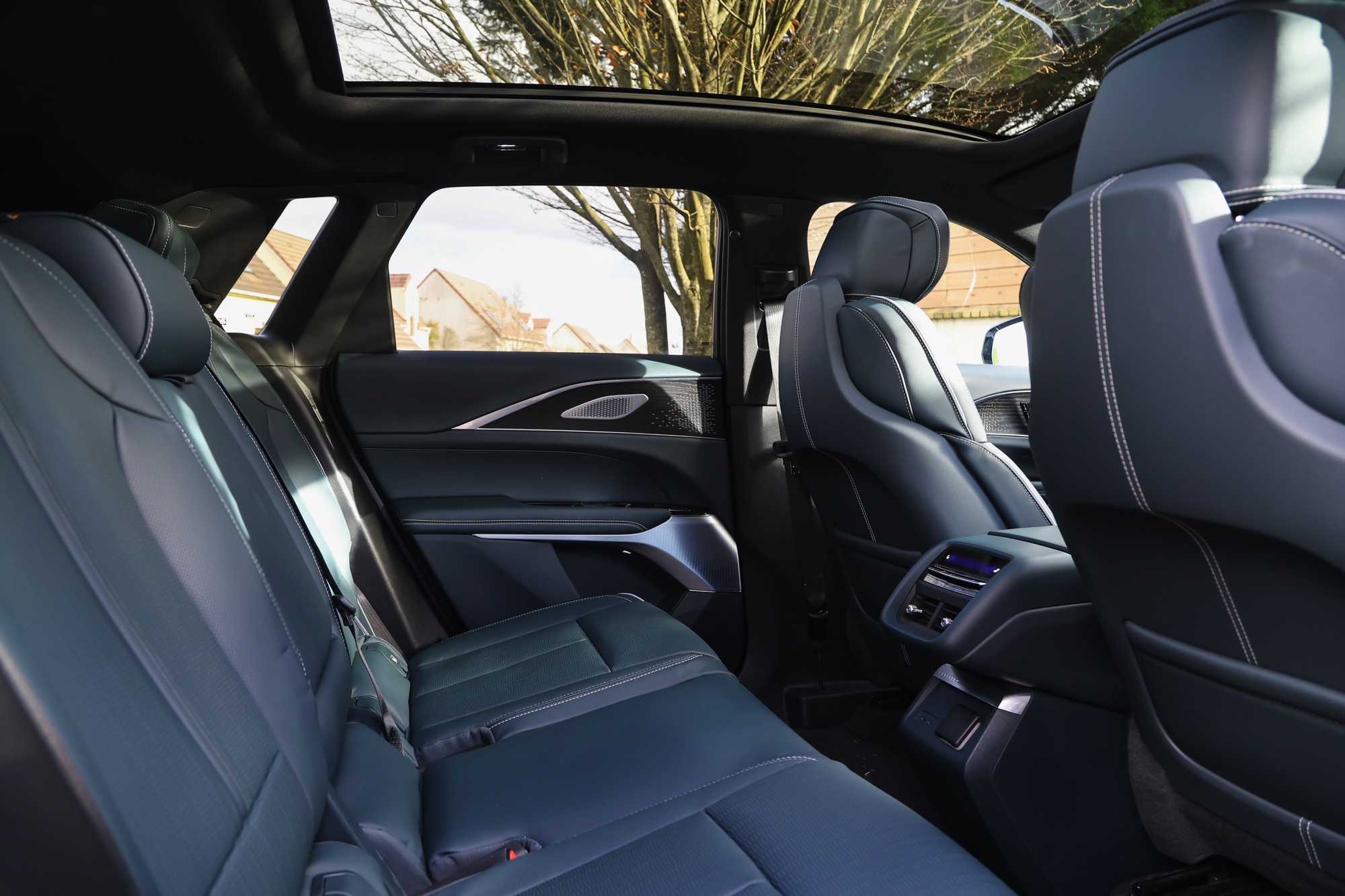 Cadillac Lyriq 600 E4 : ESSAI du SUV électrique à l'américaine