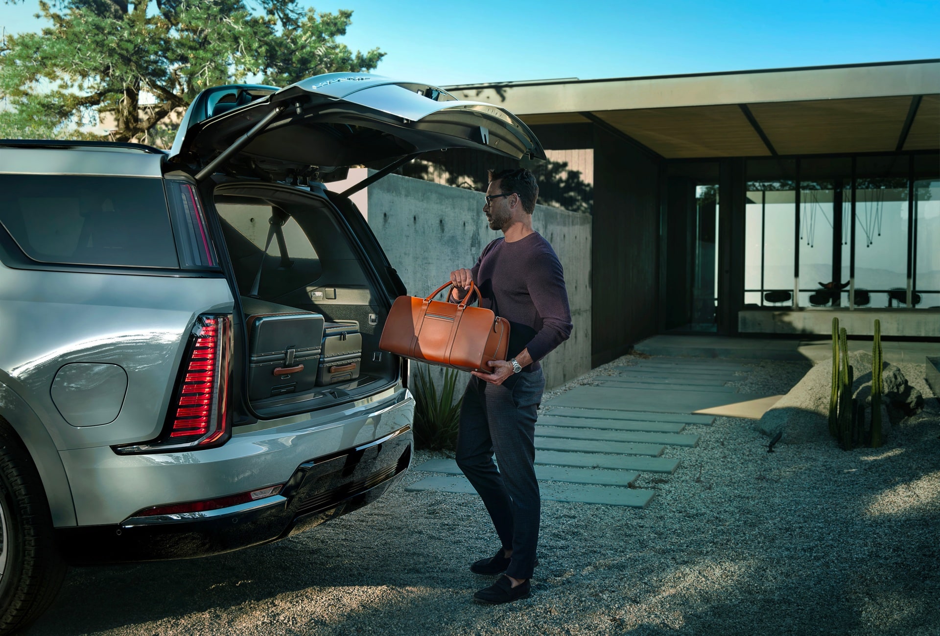 Cet énorme SUV électrique de Cadillac est le pire cauchemar des écolos