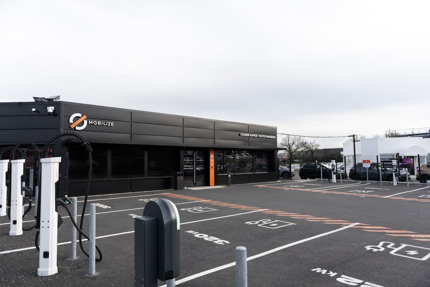 Mobilize Fast Charge : Renault aura enfin 100 stations de recharge ...