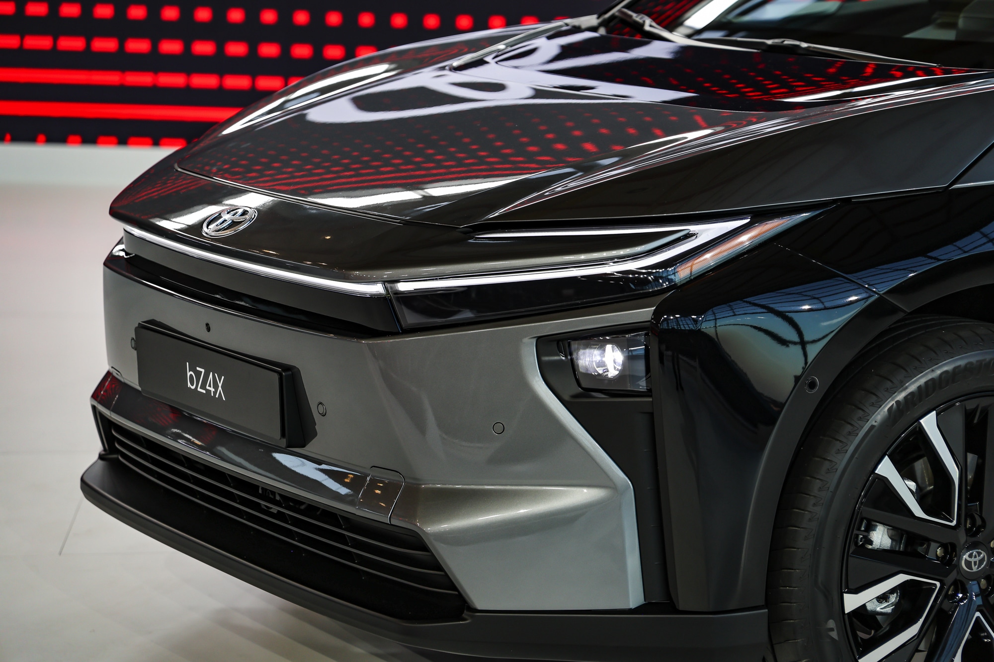 Toyota bZ4X 2025 : découverte en images du SUV 100% électrique