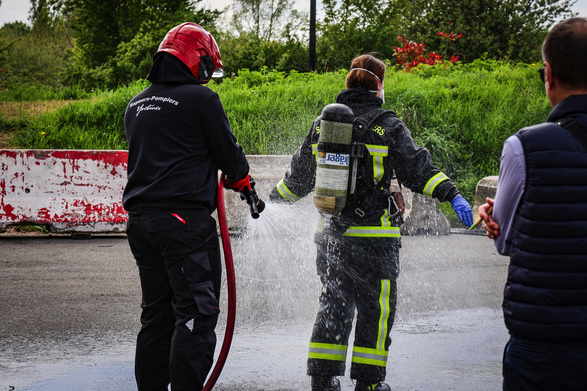 On a brûlé (et éteint) une Renault Megane électrique