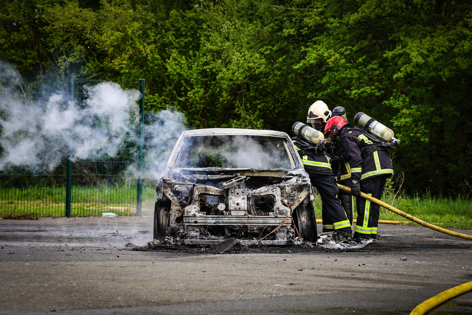 On a brûlé (et éteint) une Renault Megane électrique