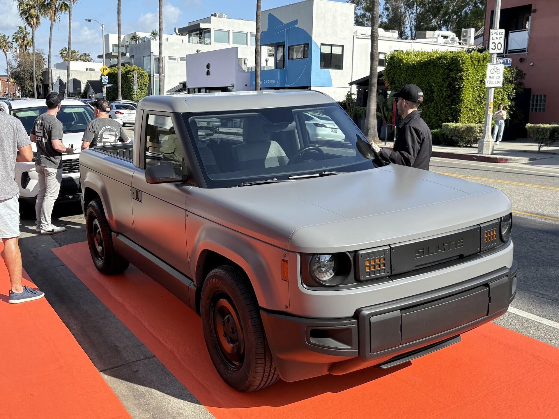 Slate a déjà trouvé son usine et veut embaucher 2 000 personnes