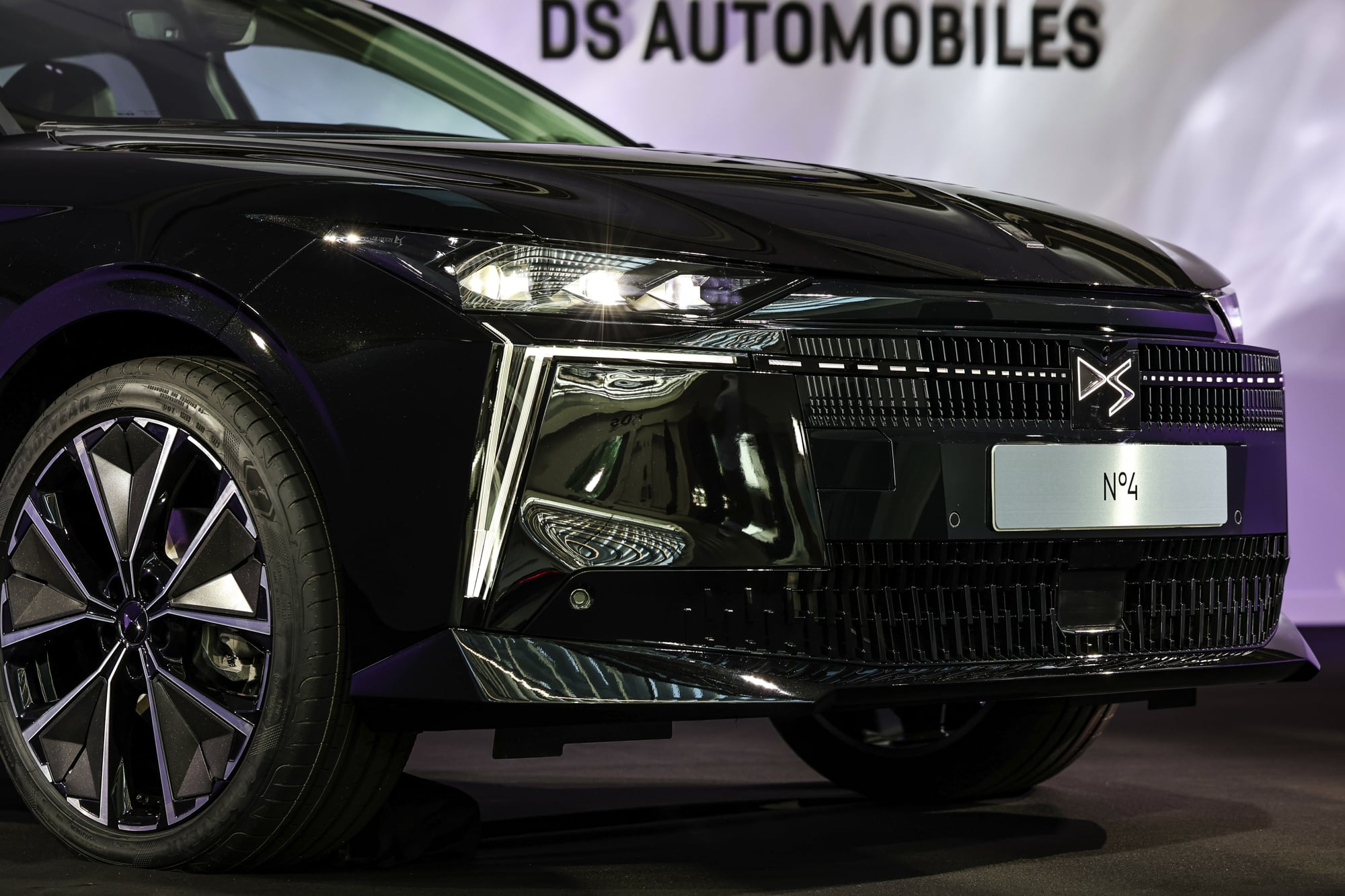 DS N°4 E-Tense : découverte de la berline premium électrique