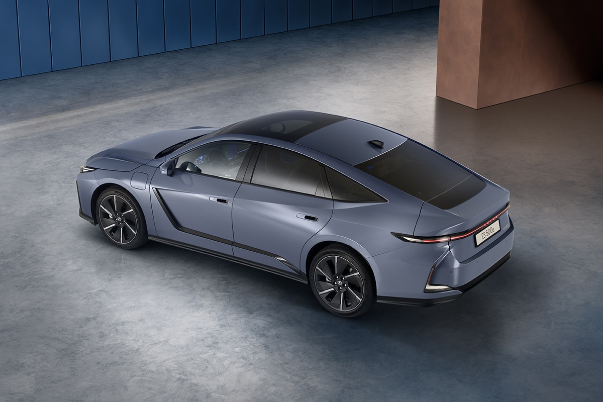 Lexus ES 500e : on est monté à bord de la routière électrique qui vise ...