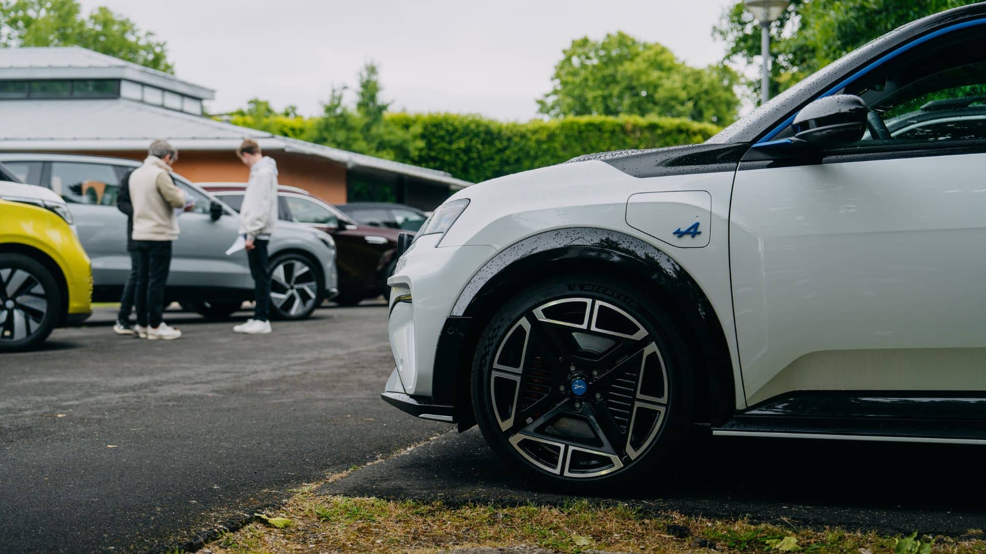 Le Skoda Elroq élu meilleure voiture électrique 2025 par les ...