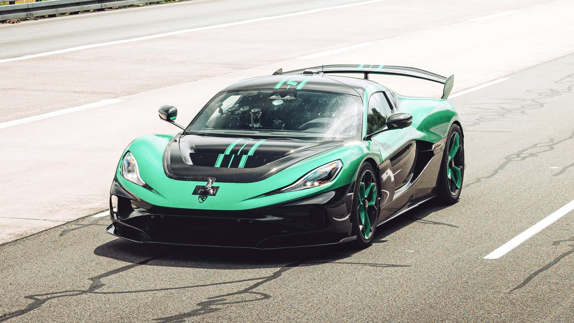 Cette supercar électrique établit une longue liste de records