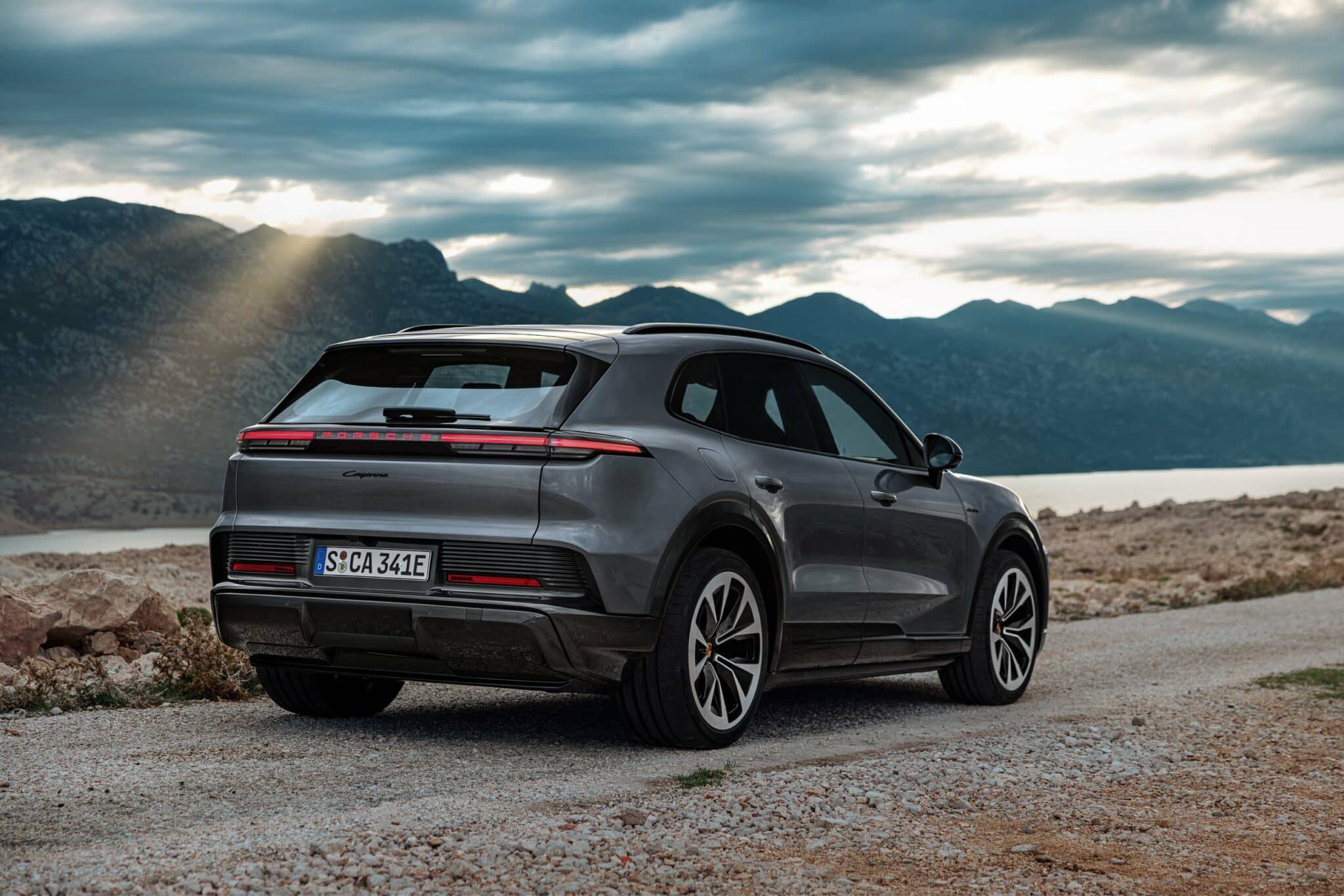 Porsche D voile Le Cayenne lectrique Voici Tout Ce Qu il Faut Savoir