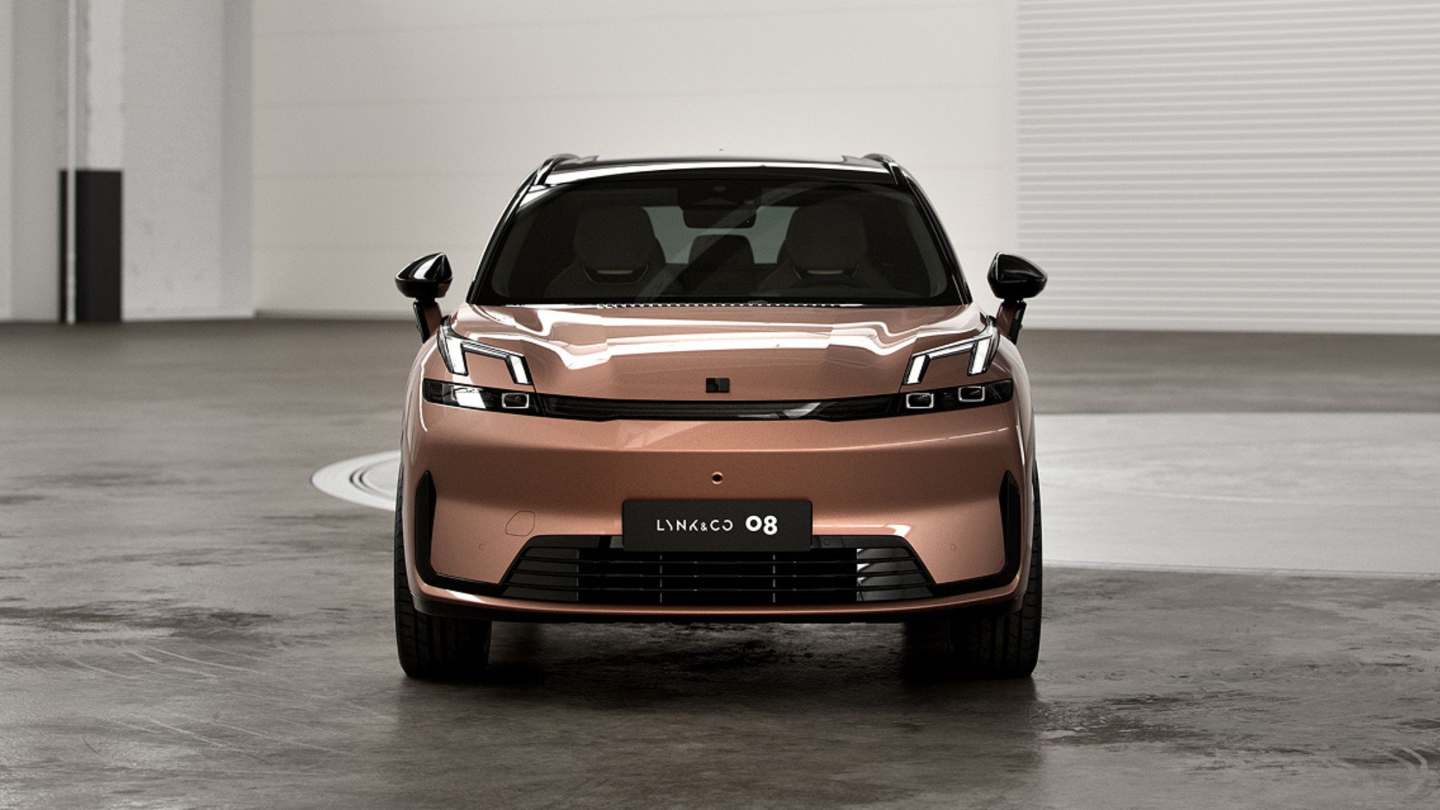 Lynk & Co 08 hybride rechargeable : dimensions et performances