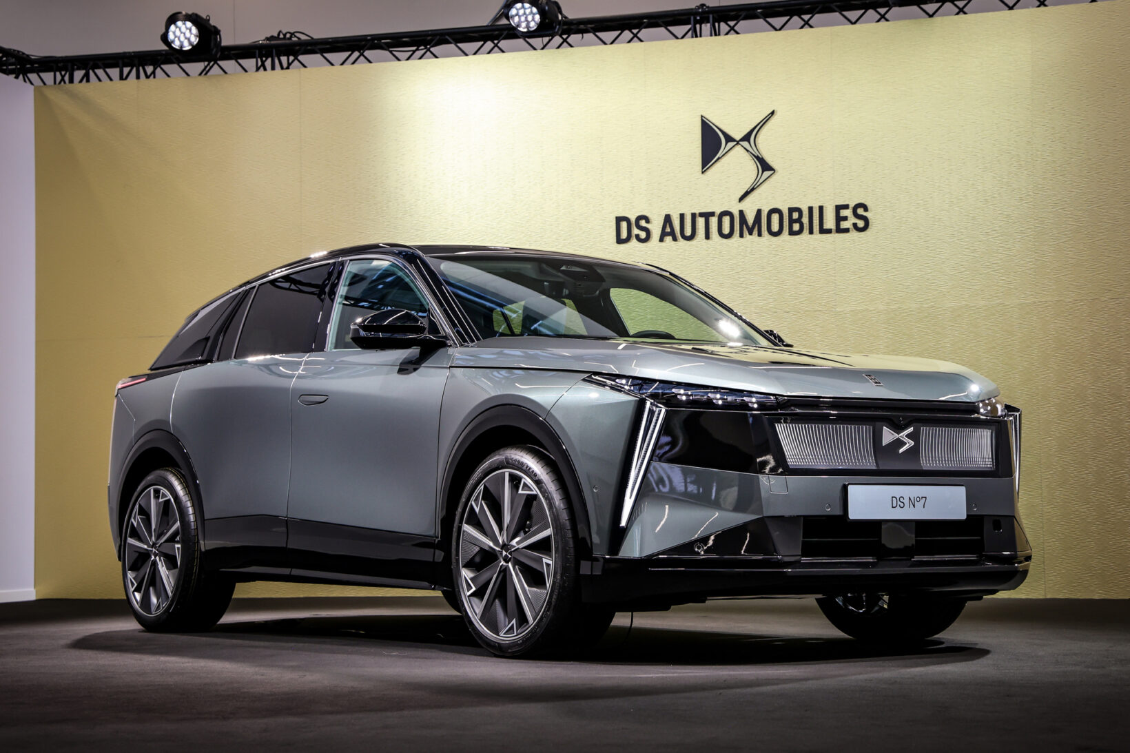 DS N°7 E-Tense : découverte du SUV électrique en images
