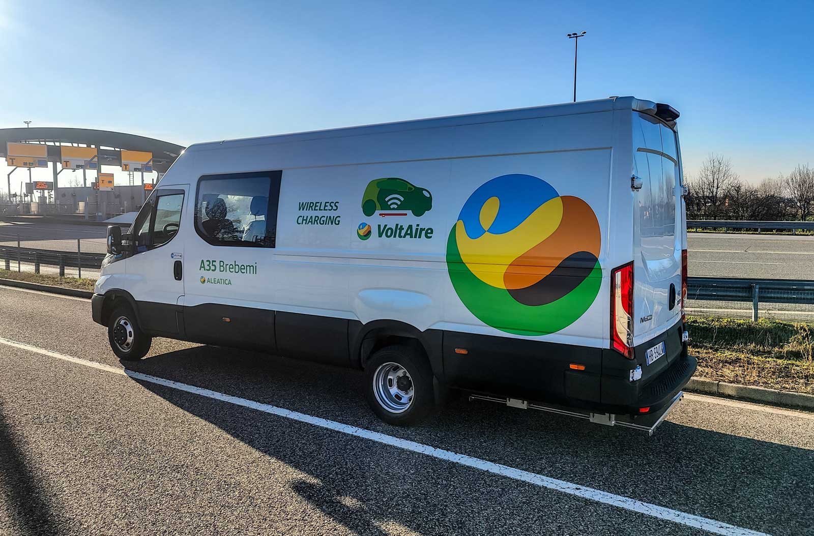 Iveco teste la charge par induction sur autoroute avec son utilitaire ...