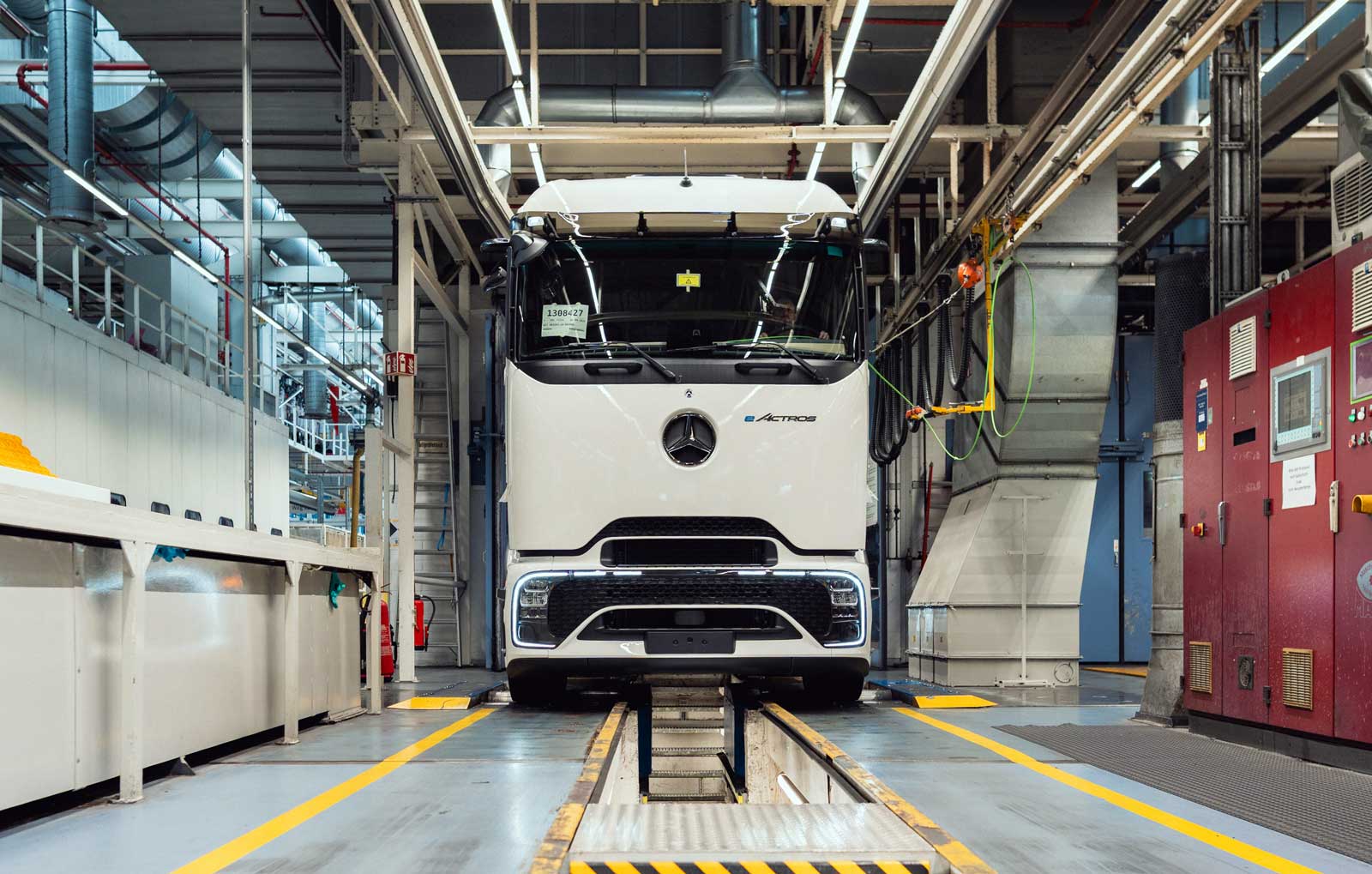 Un tour du monde en camion électrique ? Le défi fou de Mercedes